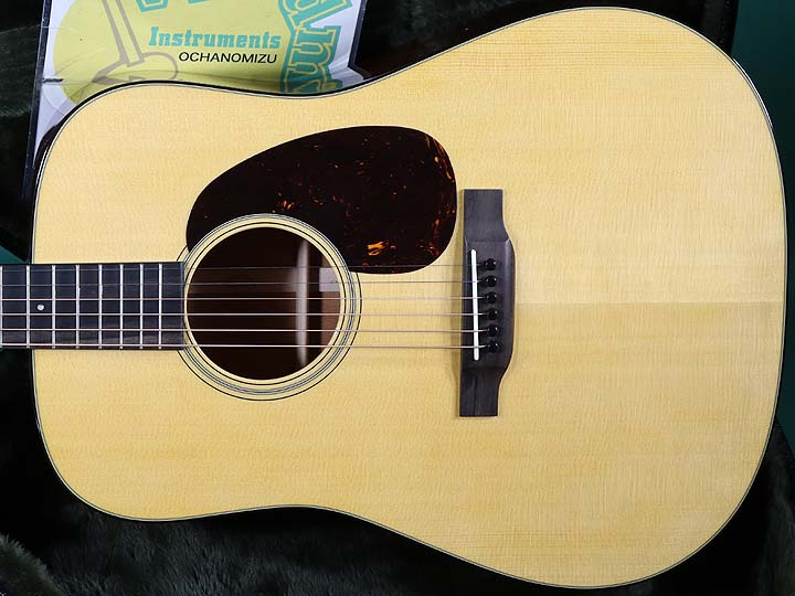 MARTIN D-18 STANDARD