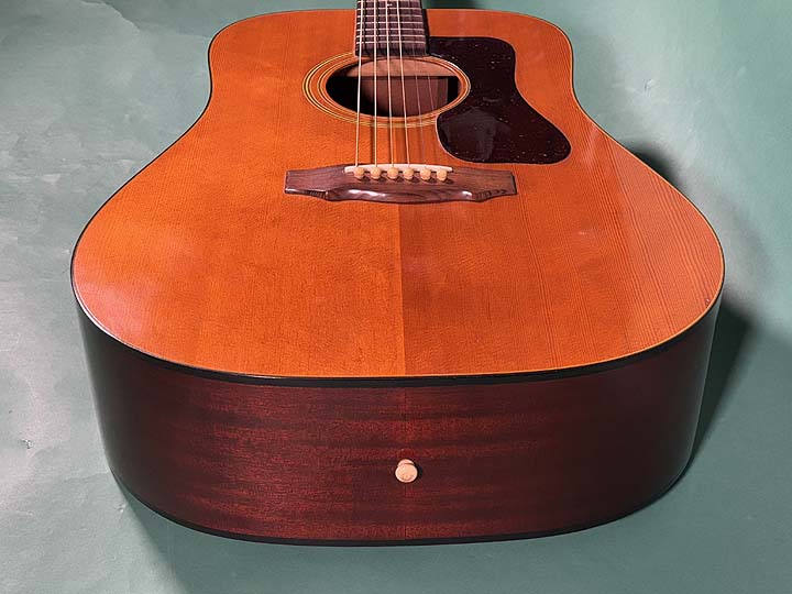 GUILD D-35 NT 1975