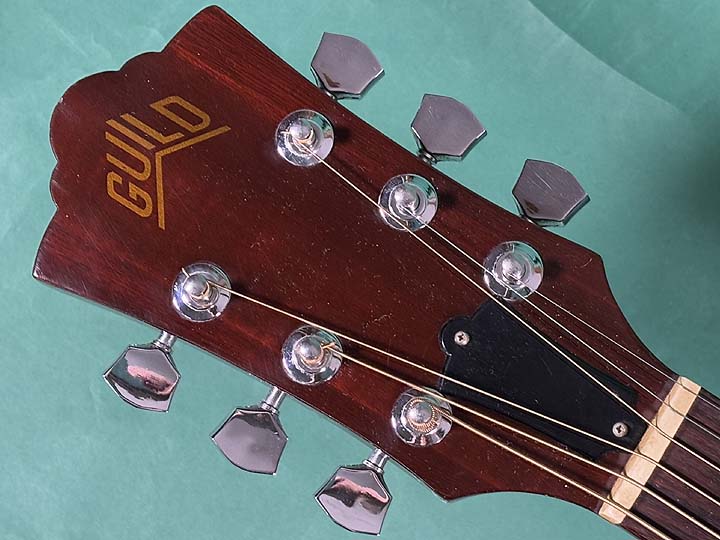 GUILD D-35 NT 1975